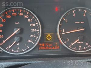 Black BMW 318 2007 in Jekabpils, with an engine capacity of 2.00 L and mileage of 220 thousand km for 2390 €, photo 9 on AUTOMOTO.COM.LV