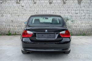 Black BMW 318 2007 in Liepaja, with an engine capacity of 2.00 L and mileage of 276 thousand km for 4400 €, photo 4 on AUTOMOTO.COM.LV