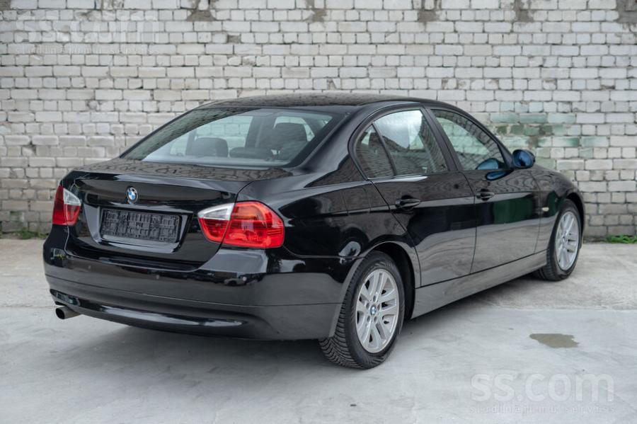 Black BMW 318 2007 in Liepaja, with an engine capacity of 2.00 L and mileage of 276 thousand km for 4400 €, photo 5 on AUTOMOTO.COM.LV