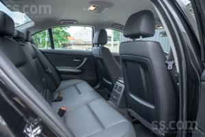 Black BMW 318 2007 in Liepaja, with an engine capacity of 2.00 L and mileage of 276 thousand km for 4400 €, photo 13 on AUTOMOTO.COM.LV