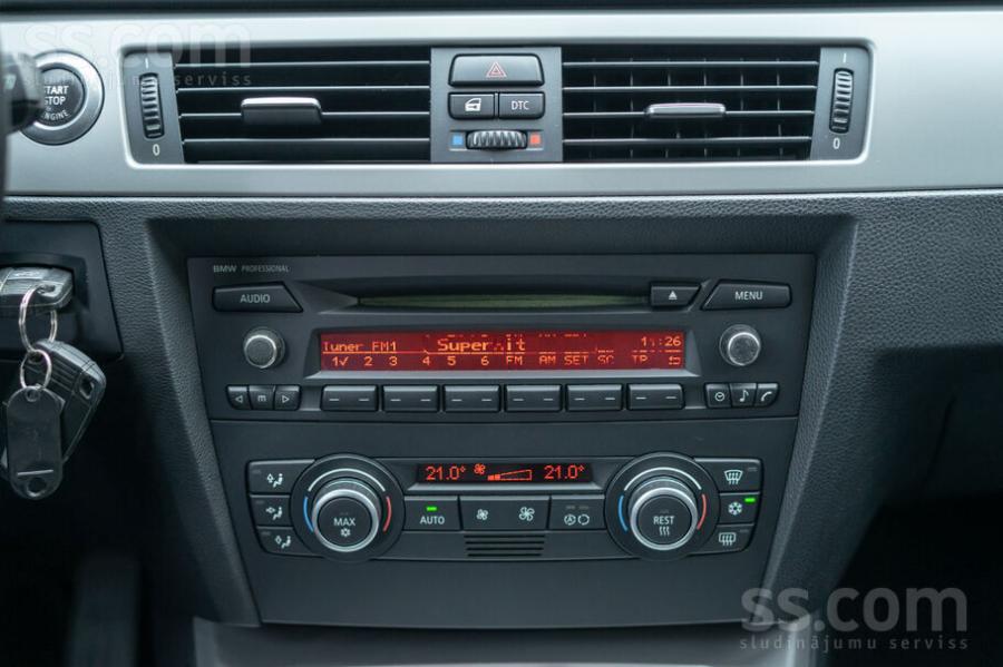 Black BMW 318 2007 in Liepaja, with an engine capacity of 2.00 L and mileage of 276 thousand km for 4400 €, photo 17 on AUTOMOTO.COM.LV