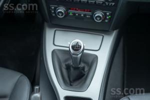Black BMW 318 2007 in Liepaja, with an engine capacity of 2.00 L and mileage of 276 thousand km for 4400 €, photo 18 on AUTOMOTO.COM.LV