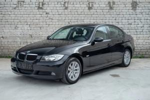 Melns BMW 318 2007 Liepāja, ar dzinēja tilpumu 2.00 L un nobraukumu 276 tūkst. km par 4400 €, foto  vietnē AUTOMOTO.COM.LV