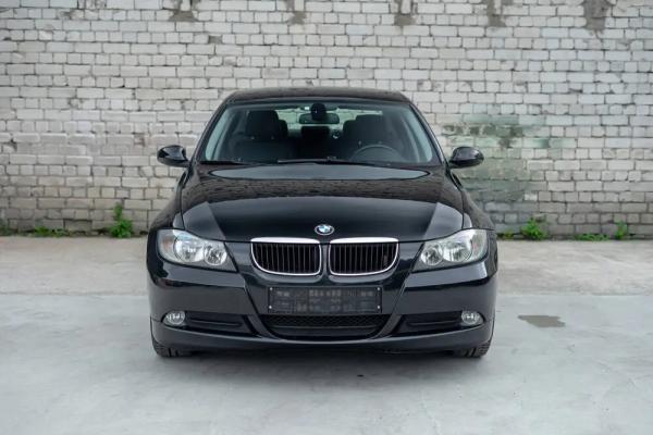Melns BMW 318 2007 Liepāja, ar dzinēja tilpumu 2.00 L un nobraukumu 276 tūkst. km par 4400 €, foto 6 vietnē AUTOMOTO.COM.LV