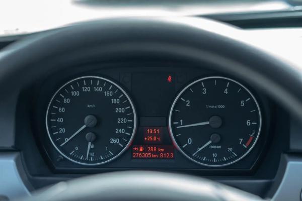 Melns BMW 318 2007 Liepāja, ar dzinēja tilpumu 2.00 L un nobraukumu 276 tūkst. km par 4400 €, foto 7 vietnē AUTOMOTO.COM.LV