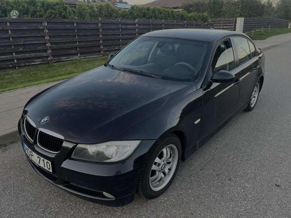 Black BMW 318 2007 in Vilnius, with an engine capacity of 2.00 L and mileage of 312 thousand km for 2470 €, photo 1 on AUTOMOTO.COM.LV