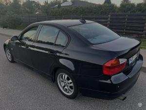 Black BMW 318 2007 in Vilnius, with an engine capacity of 2.00 L and mileage of 312 thousand km for 2470 €, photo 3 on AUTOMOTO.COM.LV