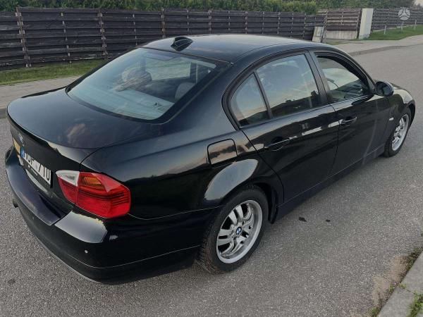 Black BMW 318 2007 in Vilnius, with an engine capacity of 2.00 L and mileage of 312 thousand km for 2470 €, photo 5 on AUTOMOTO.COM.LV