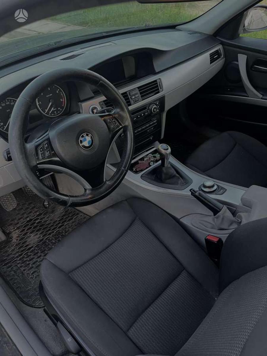 Black BMW 318 2007 in Vilnius, with an engine capacity of 2.00 L and mileage of 312 thousand km for 2470 €, photo 7 on AUTOMOTO.COM.LV