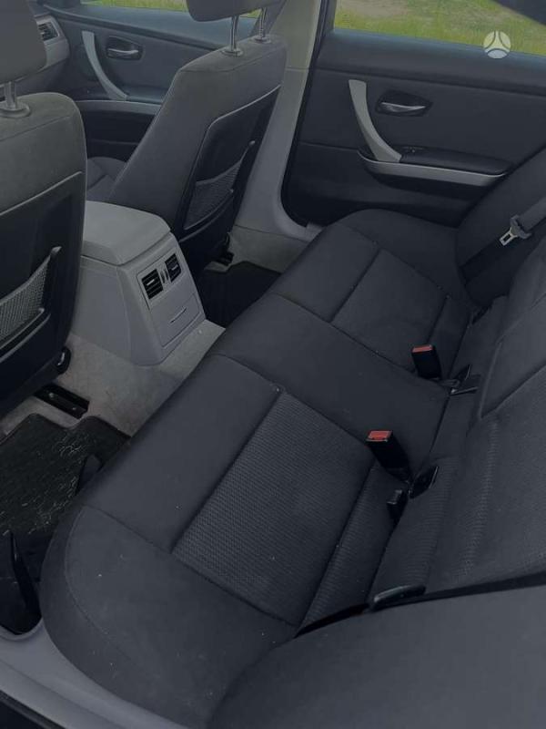 Black BMW 318 2007 in Vilnius, with an engine capacity of 2.00 L and mileage of 312 thousand km for 2470 €, photo 8 on AUTOMOTO.COM.LV