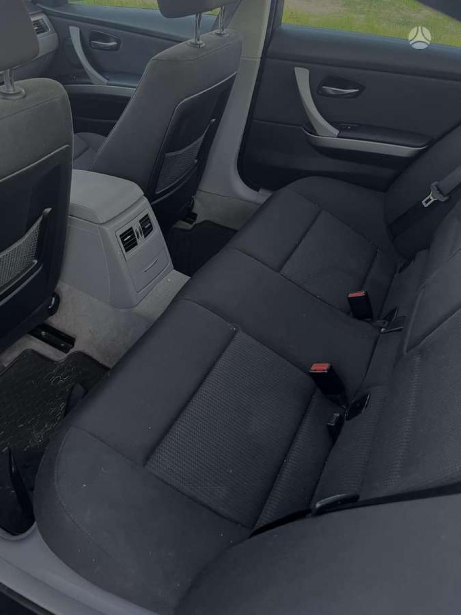 Black BMW 318 2007 in Vilnius, with an engine capacity of 2.00 L and mileage of 312 thousand km for 2470 €, photo 8 on AUTOMOTO.COM.LV