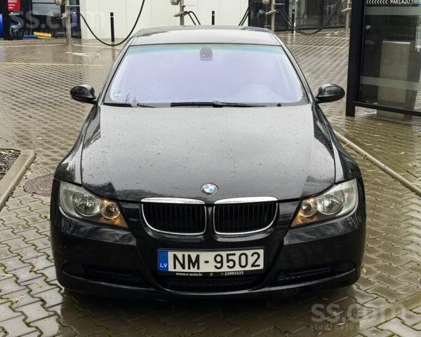 БМВ 318 2007 в Рига на AUTOMOTO.COM.LV Черный БМВ 318 2007 в Рига, объемом двигателя 2.00 л и пробегом 308 тыс. км за 2490 €, фото 3 на AUTOMOTO.COM.LV