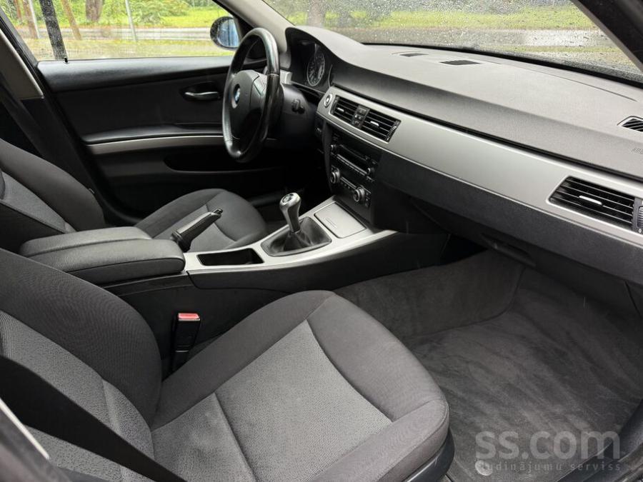 Black BMW 318 2007 in Riga, with an engine capacity of 2.00 L and mileage of 308 thousand km for 2490 €, photo 8 on AUTOMOTO.COM.LV