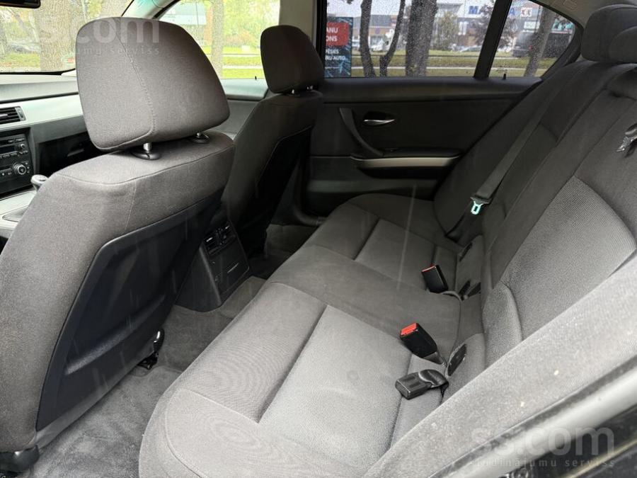 Black BMW 318 2007 in Riga, with an engine capacity of 2.00 L and mileage of 308 thousand km for 2490 €, photo 9 on AUTOMOTO.COM.LV