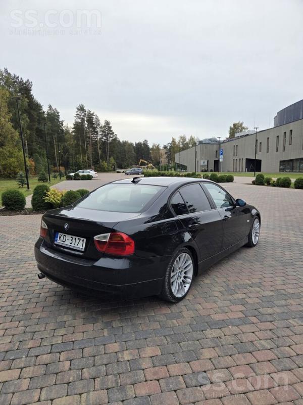 Melns BMW 318 2007 Rīga, ar dzinēja tilpumu 2.00 L un nobraukumu 421 tūkst. km par 3650 €, foto 4 vietnē AUTOMOTO.COM.LV
