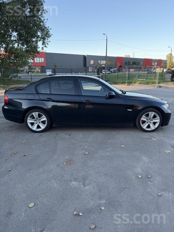 BMW 318 2007 in Riga on AUTOMOTO.COM.LV Black BMW 318 2007 in Riga, with an engine capacity of 2.00 L and mileage of 380 thousand km for 4250 €, photo 6 on AUTOMOTO.COM.LV