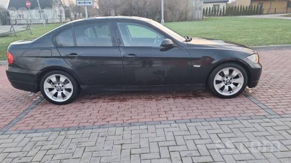Melns BMW 318 2008 Jelgava, ar dzinēja tilpumu 2.00 L un nobraukumu 335 tūkst. km par 2490 €, foto 5 vietnē AUTOMOTO.COM.LV