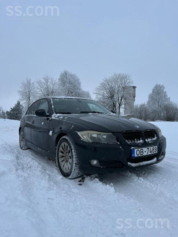 Black BMW 318 2008 in Saldus, with an engine capacity of 2.00 L and mileage of 334 thousand km for 3800 €, photo 2 on AUTOMOTO.COM.LV