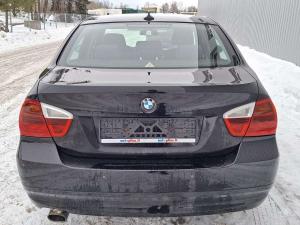 Black BMW 318 2008 in Ukmerge, with an engine capacity of 2.00 L and mileage of 291 thousand km for 3250 €, photo 6 on AUTOMOTO.COM.LV