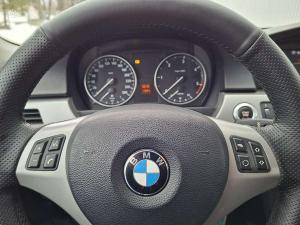 Black BMW 318 2008 in Ukmerge, with an engine capacity of 2.00 L and mileage of 291 thousand km for 3250 €, photo 8 on AUTOMOTO.COM.LV