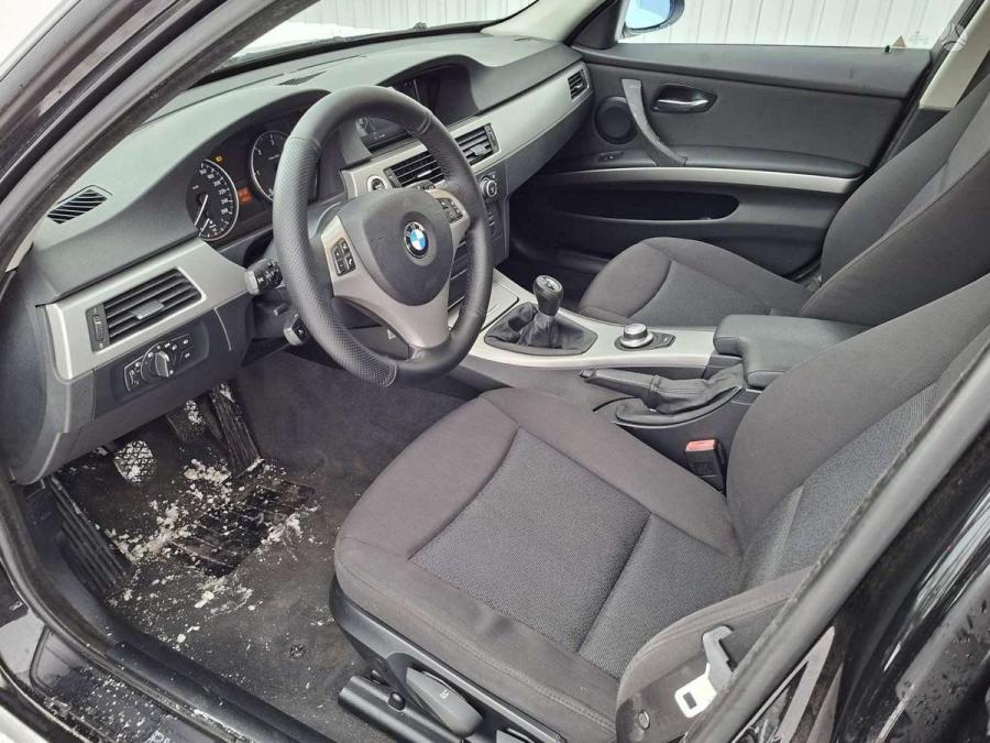 Black BMW 318 2008 in Ukmerge, with an engine capacity of 2.00 L and mileage of 291 thousand km for 3250 €, photo 13 on AUTOMOTO.COM.LV