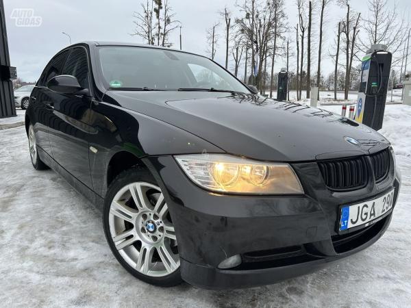 Black BMW 318 2008 in Kaunas, with an engine capacity of 2.00 L and mileage of 240 thousand km for 2699 €, photo 5 on AUTOMOTO.COM.LV