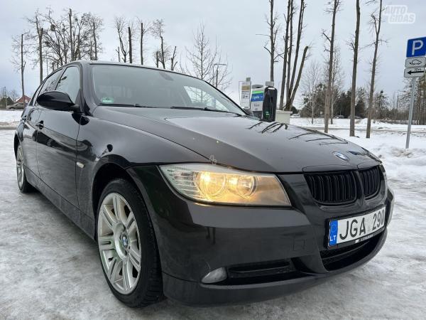 Black BMW 318 2008 in Kaunas, with an engine capacity of 2.00 L and mileage of 240 thousand km for 2699 €, photo 6 on AUTOMOTO.COM.LV