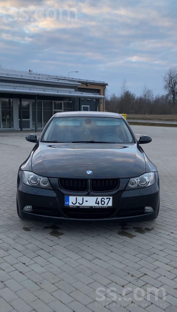 Black BMW 318 2008 in Gulbene, with an engine capacity of 2.00 L and mileage of 290 thousand km for 3700 €, photo 2 on AUTOMOTO.COM.LV