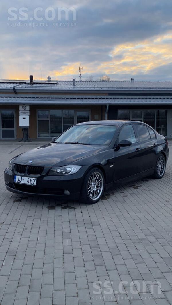 Black BMW 318 2008 in Gulbene, with an engine capacity of 2.00 L and mileage of 290 thousand km for 3700 €, photo 3 on AUTOMOTO.COM.LV