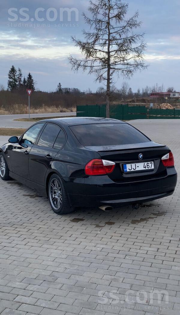 Black BMW 318 2008 in Gulbene, with an engine capacity of 2.00 L and mileage of 290 thousand km for 3700 €, photo 6 on AUTOMOTO.COM.LV