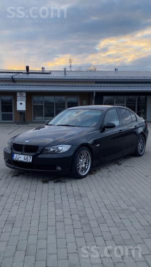 Black BMW 318 2008 in Gulbene, with an engine capacity of 2.00 L and mileage of 290 thousand km for 3700 €, photo 3 on AUTOMOTO.COM.LV