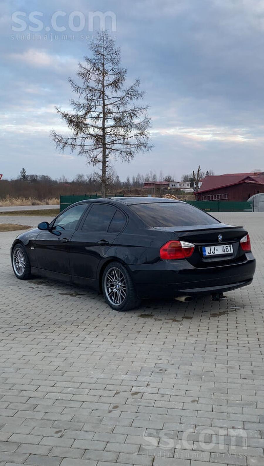 Black BMW 318 2008 in Gulbene, with an engine capacity of 2.00 L and mileage of 290 thousand km for 3700 €, photo 4 on AUTOMOTO.COM.LV