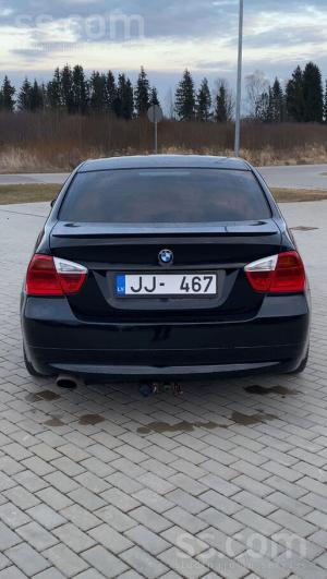 Black BMW 318 2008 in Gulbene, with an engine capacity of 2.00 L and mileage of 290 thousand km for 3700 €, photo 5 on AUTOMOTO.COM.LV