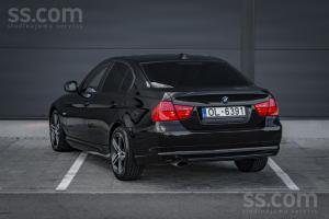 Melns BMW 318 2008 Rīga, ar dzinēja tilpumu 2.00 L un nobraukumu 304 tūkst. km par 4500 €, foto 7 vietnē AUTOMOTO.COM.LV