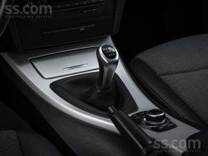 Melns BMW 318 2008 Rīga, ar dzinēja tilpumu 2.00 L un nobraukumu 304 tūkst. km par 4500 €, foto 25 vietnē AUTOMOTO.COM.LV