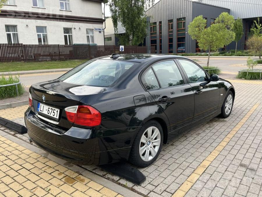 Melns BMW 318 2008 Rīga, ar dzinēja tilpumu 2.00 L un nobraukumu 347 tūkst. km par 4500 €, foto 5 vietnē AUTOMOTO.COM.LV
