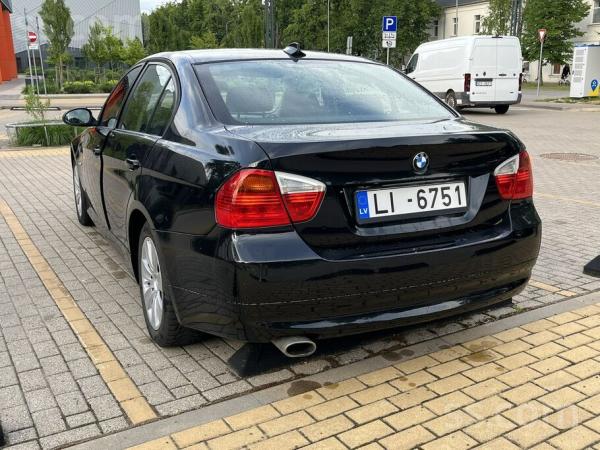 Black BMW 318 2008 in Riga, with an engine capacity of 2.00 L and mileage of 347 thousand km for 4500 €, photo 5 on AUTOMOTO.COM.LV