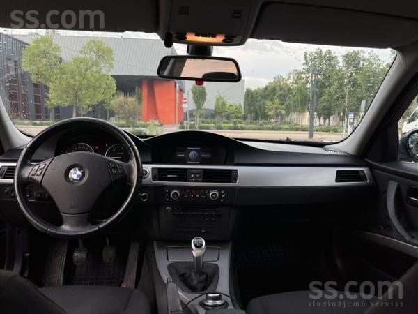Black BMW 318 2008 in Riga, with an engine capacity of 2.00 L and mileage of 347 thousand km for 4500 €, photo 6 on AUTOMOTO.COM.LV