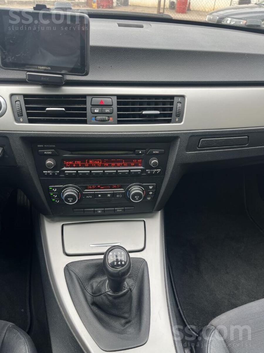 Black BMW 318 2008 in Riga, with an engine capacity of 2.00 L and mileage of 0 thousand km for 3850 €, photo 8 on AUTOMOTO.COM.LV