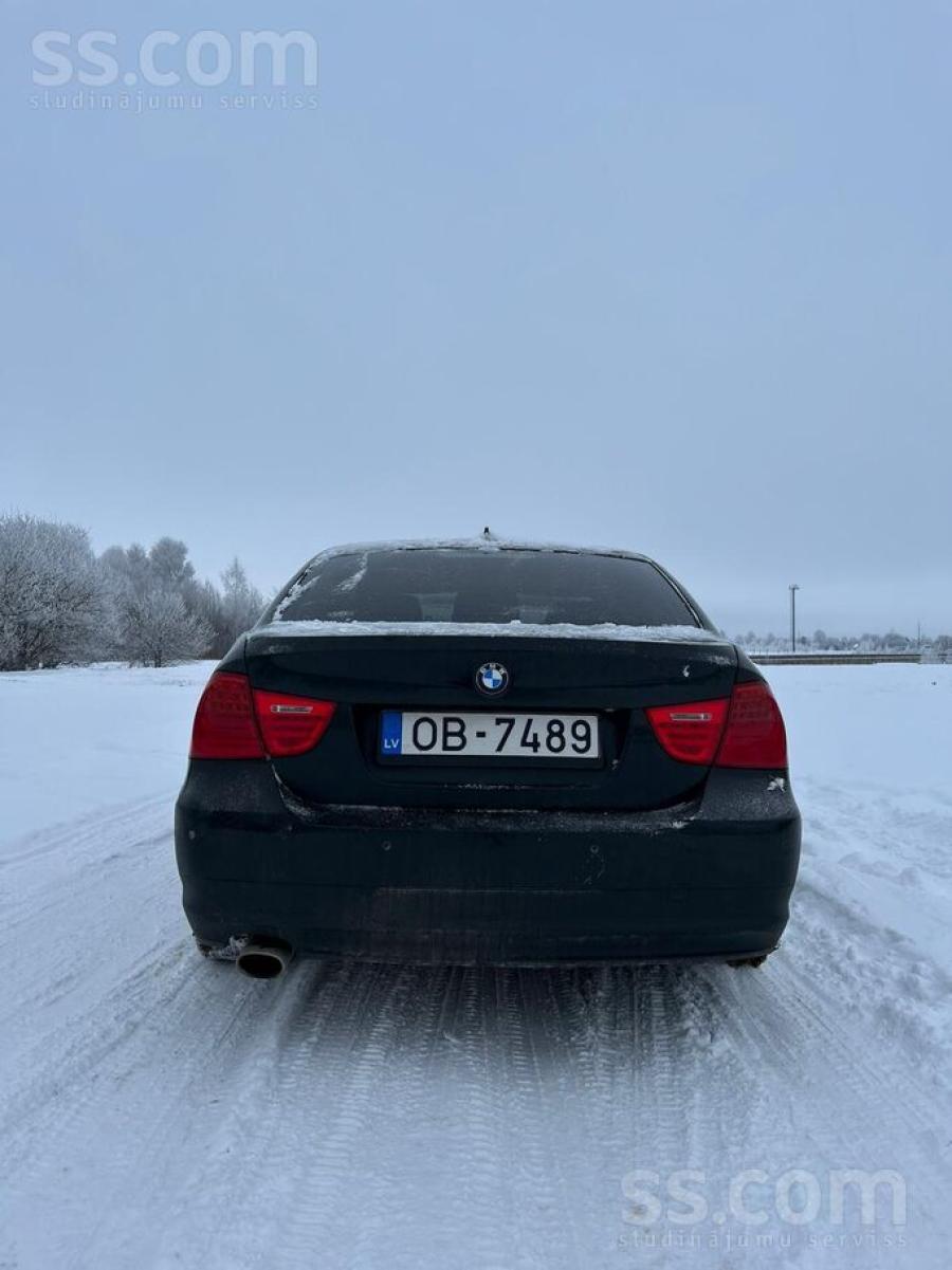 Black BMW 318 2008 in Saldus, with an engine capacity of 2.00 L and mileage of 335 thousand km for 3400 €, photo 5 on AUTOMOTO.COM.LV
