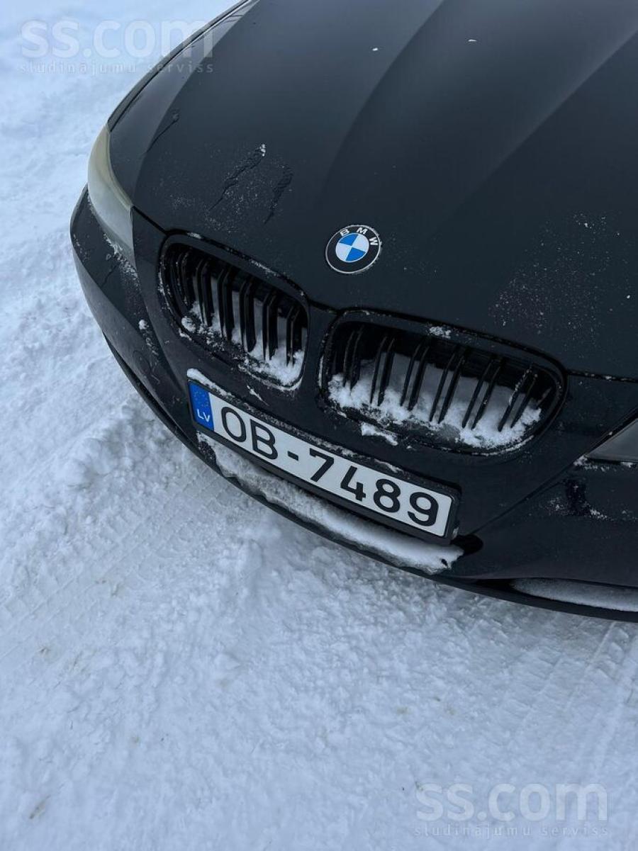 Black BMW 318 2008 in Saldus, with an engine capacity of 2.00 L and mileage of 335 thousand km for 3400 €, photo 6 on AUTOMOTO.COM.LV