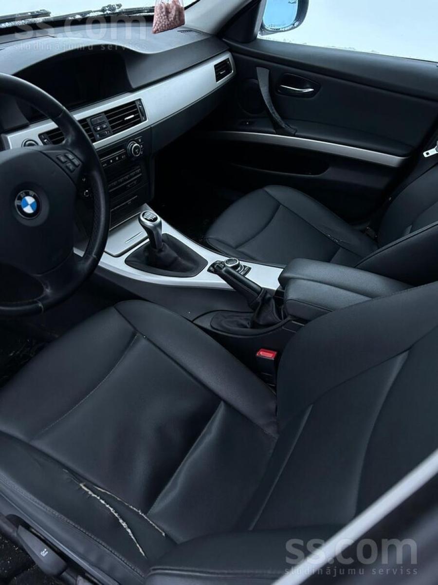 Black BMW 318 2008 in Saldus, with an engine capacity of 2.00 L and mileage of 335 thousand km for 3400 €, photo 10 on AUTOMOTO.COM.LV
