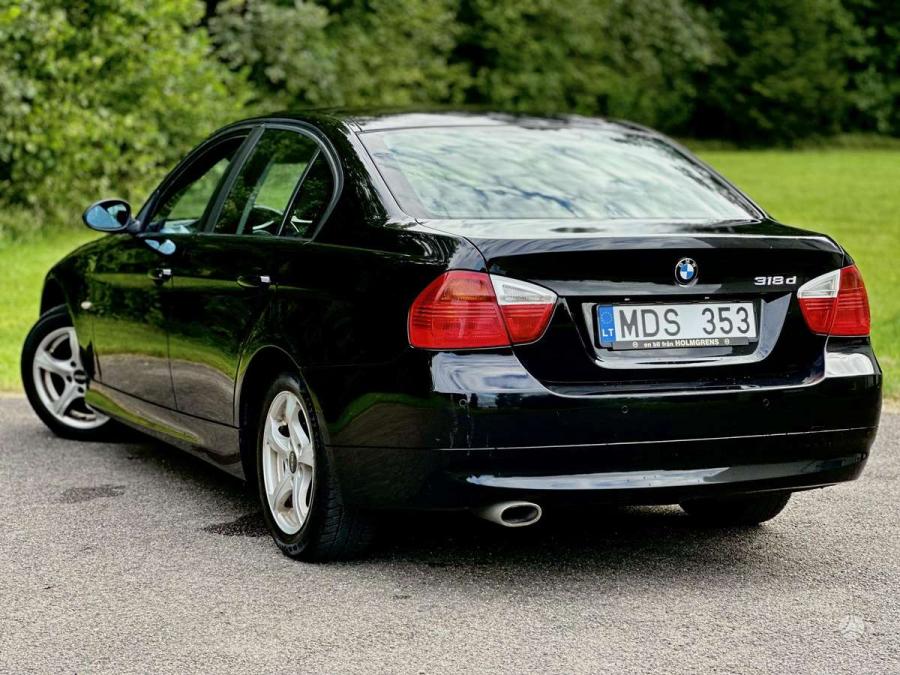 Melns BMW 318 2008 Viļņa, ar dzinēja tilpumu 2.00 L un nobraukumu 500 tūkst. km par 2200 €, foto 10 vietnē AUTOMOTO.COM.LV