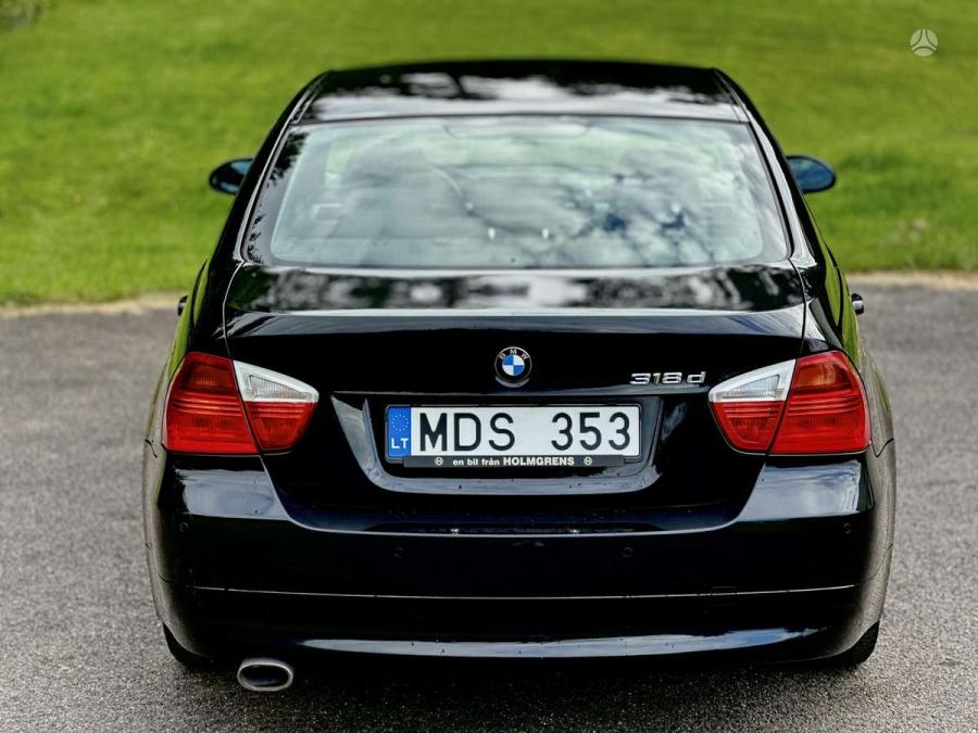 Melns BMW 318 2008 Viļņa, ar dzinēja tilpumu 2.00 L un nobraukumu 500 tūkst. km par 2200 €, foto 13 vietnē AUTOMOTO.COM.LV