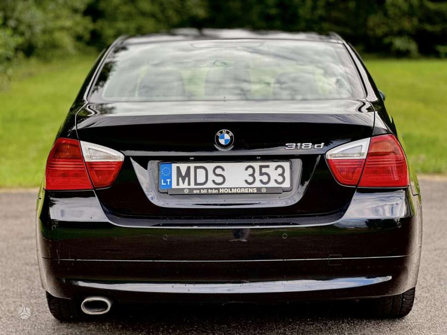 Melns BMW 318 2008 Viļņa, ar dzinēja tilpumu 2.00 L un nobraukumu 500 tūkst. km par 2200 €, foto 14 vietnē AUTOMOTO.COM.LV