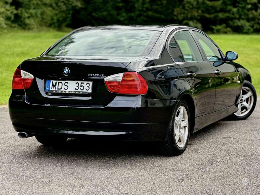 Melns BMW 318 2008 Viļņa, ar dzinēja tilpumu 2.00 L un nobraukumu 500 tūkst. km par 2200 €, foto 15 vietnē AUTOMOTO.COM.LV