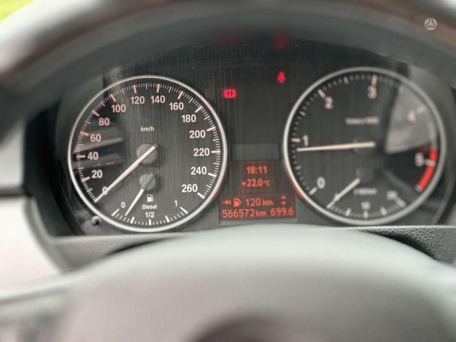 Melns BMW 318 2008 Viļņa, ar dzinēja tilpumu 2.00 L un nobraukumu 500 tūkst. km par 2200 €, foto 21 vietnē AUTOMOTO.COM.LV