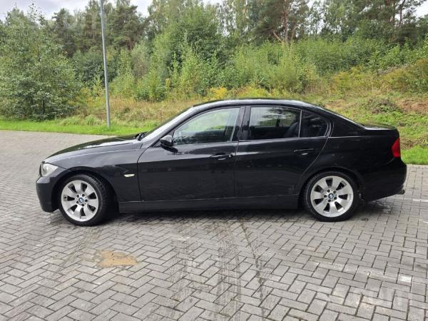 Melns BMW 318 2008 Rīga, ar dzinēja tilpumu 2.00 L un nobraukumu 354 tūkst. km par 2500 €, foto 4 vietnē AUTOMOTO.COM.LV