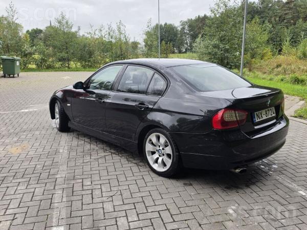 Melns BMW 318 2008 Rīga, ar dzinēja tilpumu 2.00 L un nobraukumu 354 tūkst. km par 2500 €, foto 5 vietnē AUTOMOTO.COM.LV