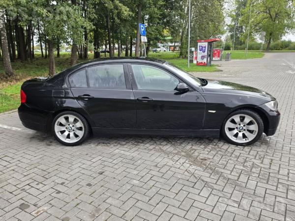 Melns BMW 318 2008 Rīga, ar dzinēja tilpumu 2.00 L un nobraukumu 354 tūkst. km par 2500 €, foto 11 vietnē AUTOMOTO.COM.LV
